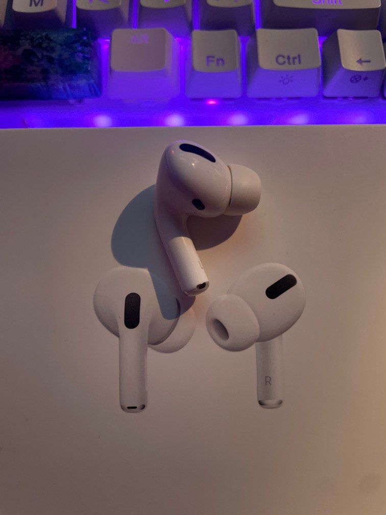 Gen 1 airpod pro (Left side only), Audio, Earphones on Carousell