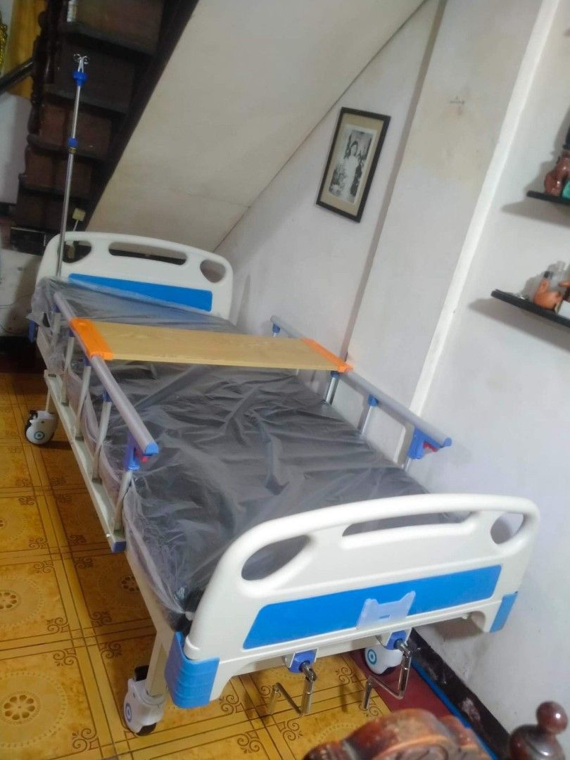 @Higaan pang Medical / Hospital Bed.", Health & Nutrition, Medical ...