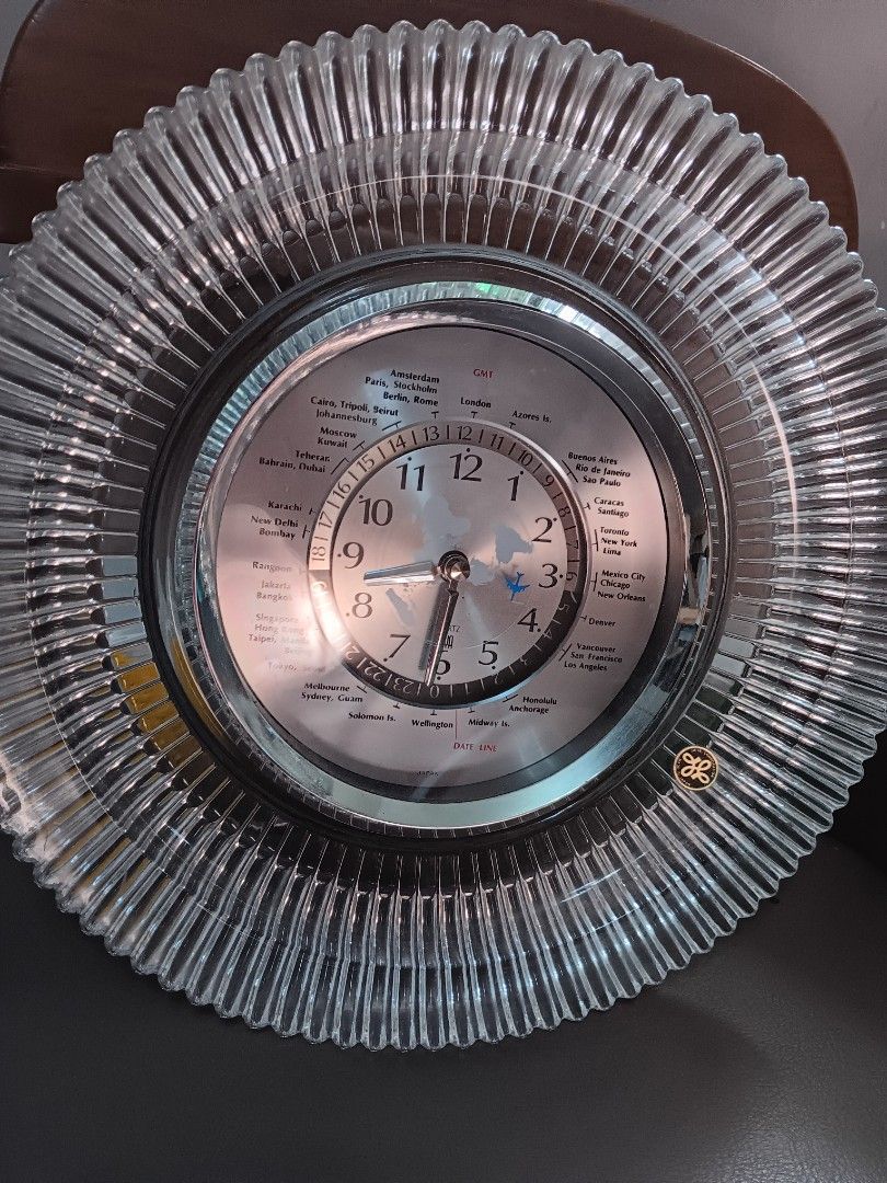 Hoya Crystal International Dateline Clock, Japan on Carousell