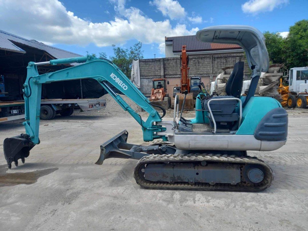 KOBELCO SK30-2 MINI BACKHOE, Special Vehicles, Heavy Vehicles on Carousell