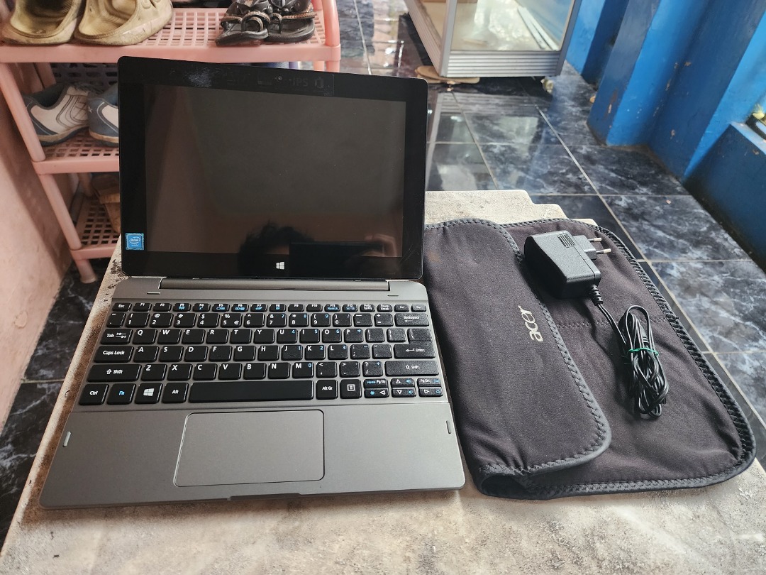 Laptop Notebook 2 in 1 Tablet Windows Acer Switch One 10 SW1-011 00, Elektronik, Komputer ...