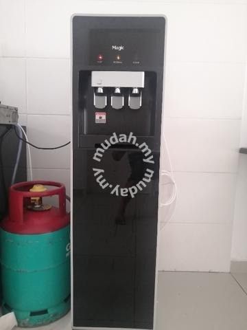 Magic Hot and Cold Room Water dispenser, Furniture & Home Living, Home Fragrance on Carousell