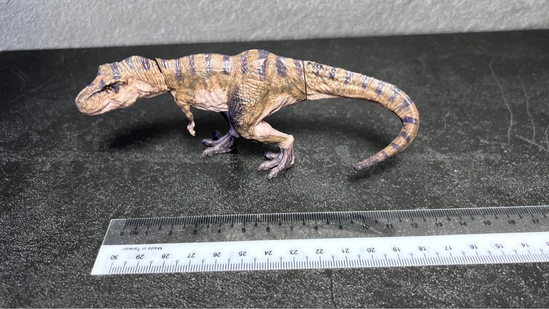 Mega T-Rex Tyrannosaurus Rex Captivz Mega Egg - Jurassic Park 30th ...