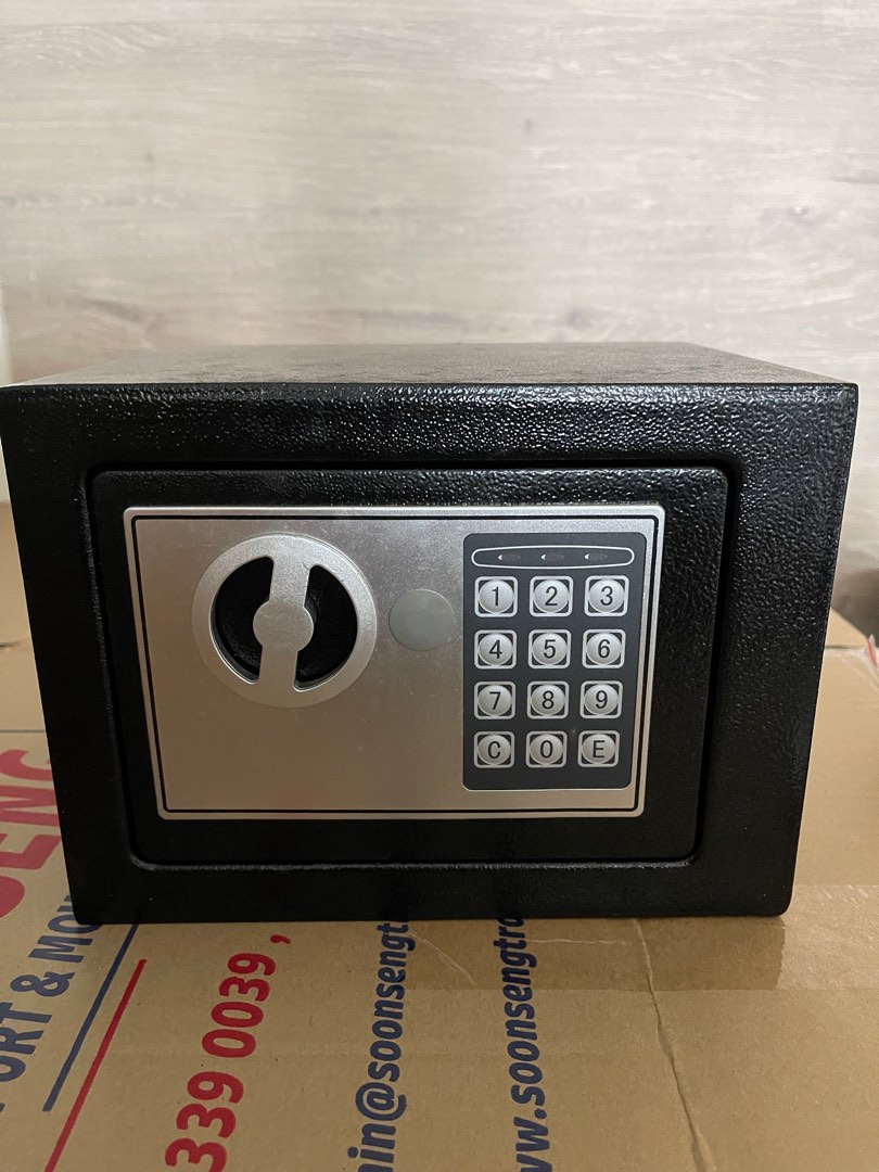 Mini safe, Furniture & Home Living, Security & Locks, Safe on Carousell