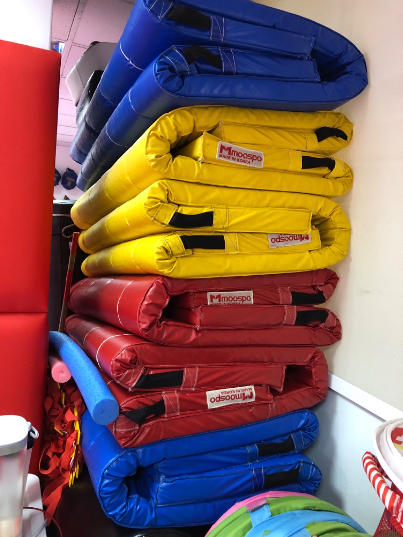 Moospo crash mat for taekwondo gymnastics and martial arts - made in ...