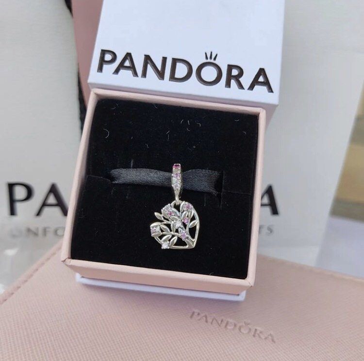 Pandora Pink Heart Family Tree Dangle Charm, Women's Fashion, Jewelry ...