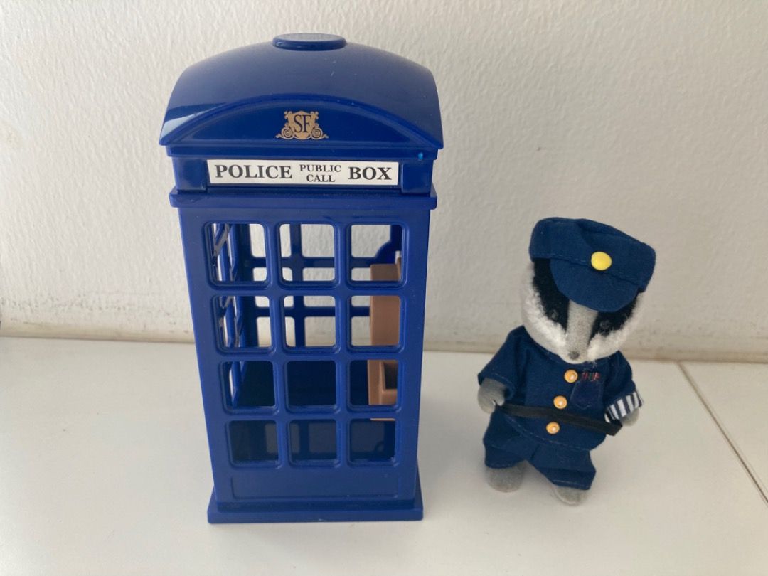 Rare Sylvanian Families PC Roberts and Police box blue telephone box on ...