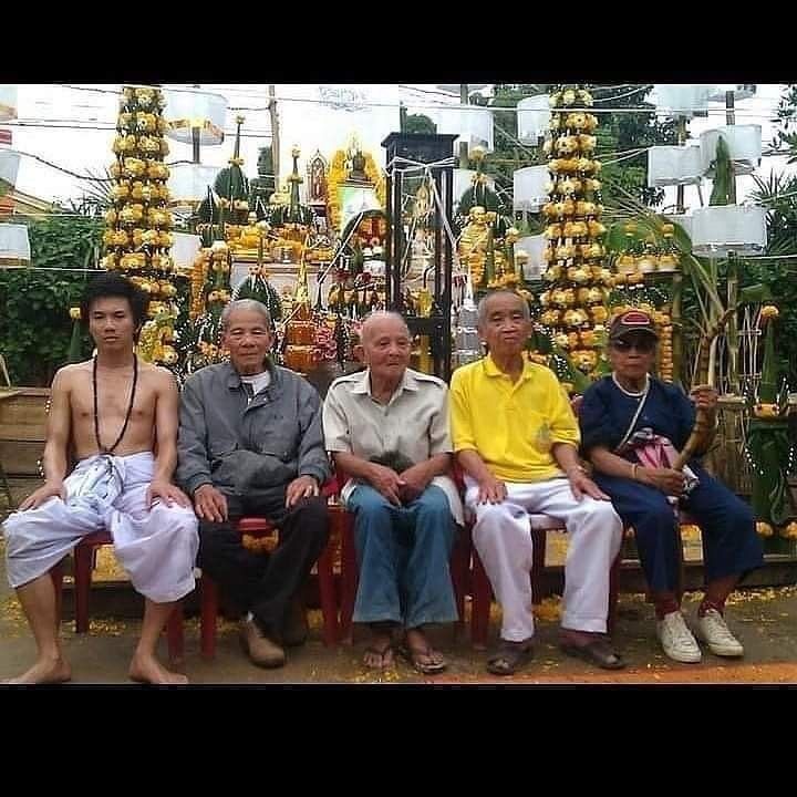 Aj bed, aj Bess Phra Khun Paen Salika Pon Yue 2nd Batch Thai Amulet ...