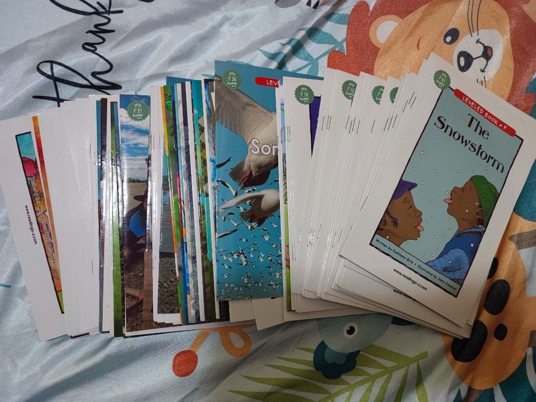 RAZ Reading - F grade, 興趣及遊戲, 書本 & 文具, 小朋友書 - Carousell