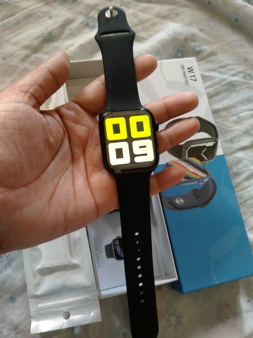 Smartwatch Real Me W17 model, Mobile Phones & Gadgets, Wearables ...