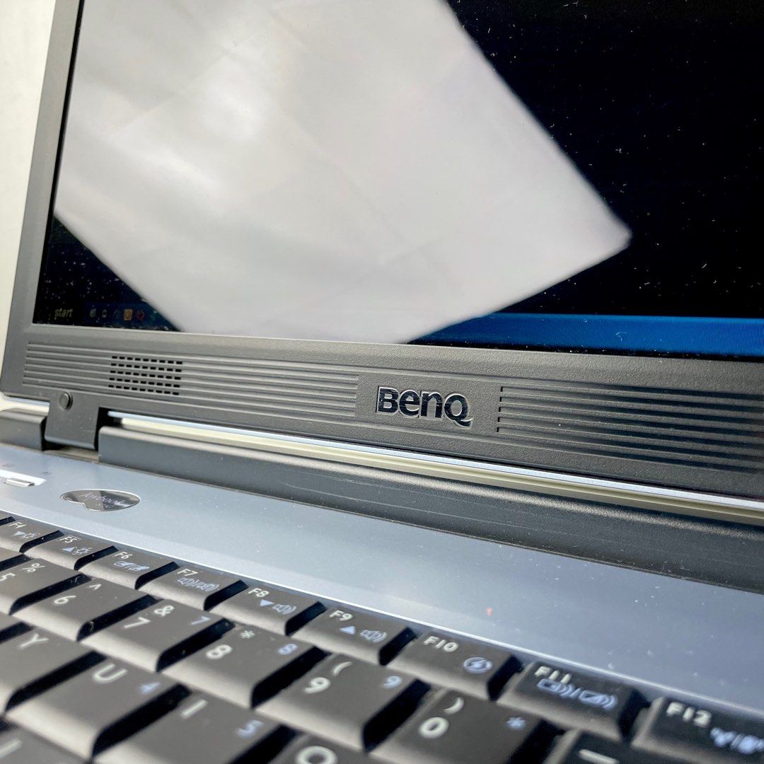 Windows XP Laptop Retro, Computers & Tech, Laptops & Notebooks on Carousell