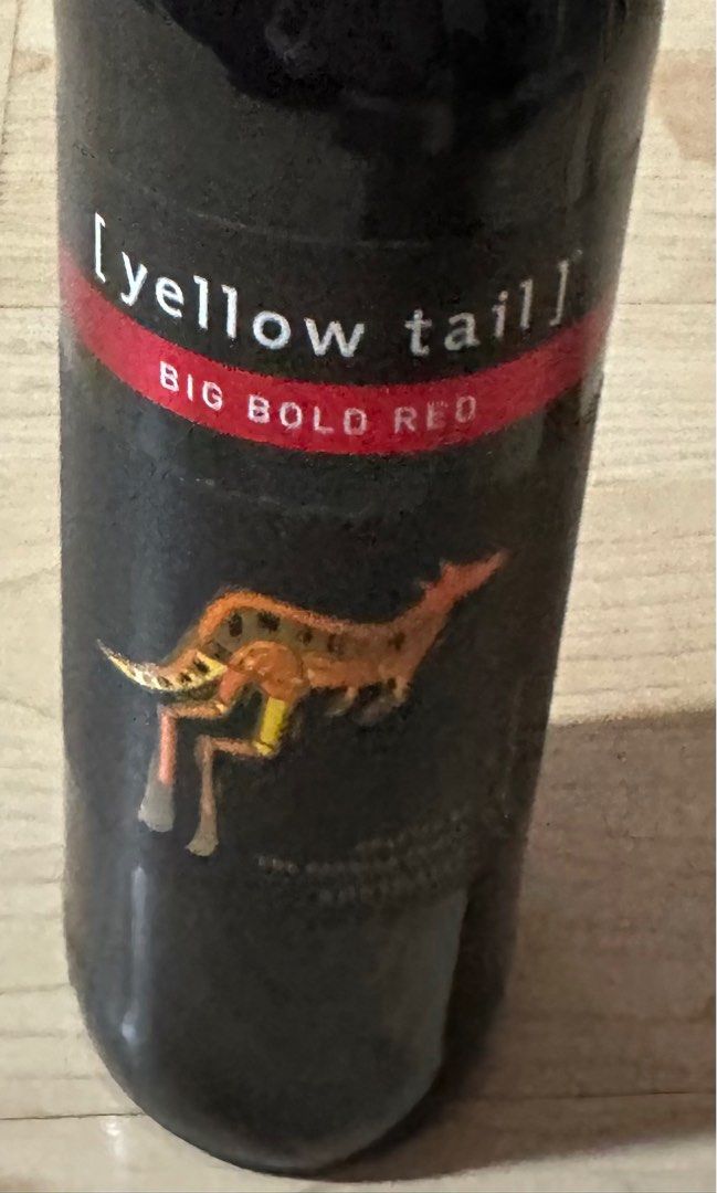 Yellow Tail Big Bold Red (Australia), Food & Drinks, Alcoholic ...