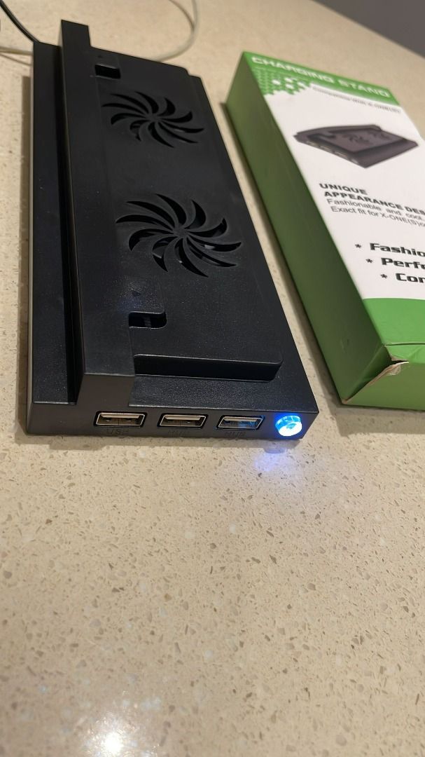 3506) XBOX ONE S VERTICAL STAND WITH COOLING FAN AND 3 USB CHARGER ...