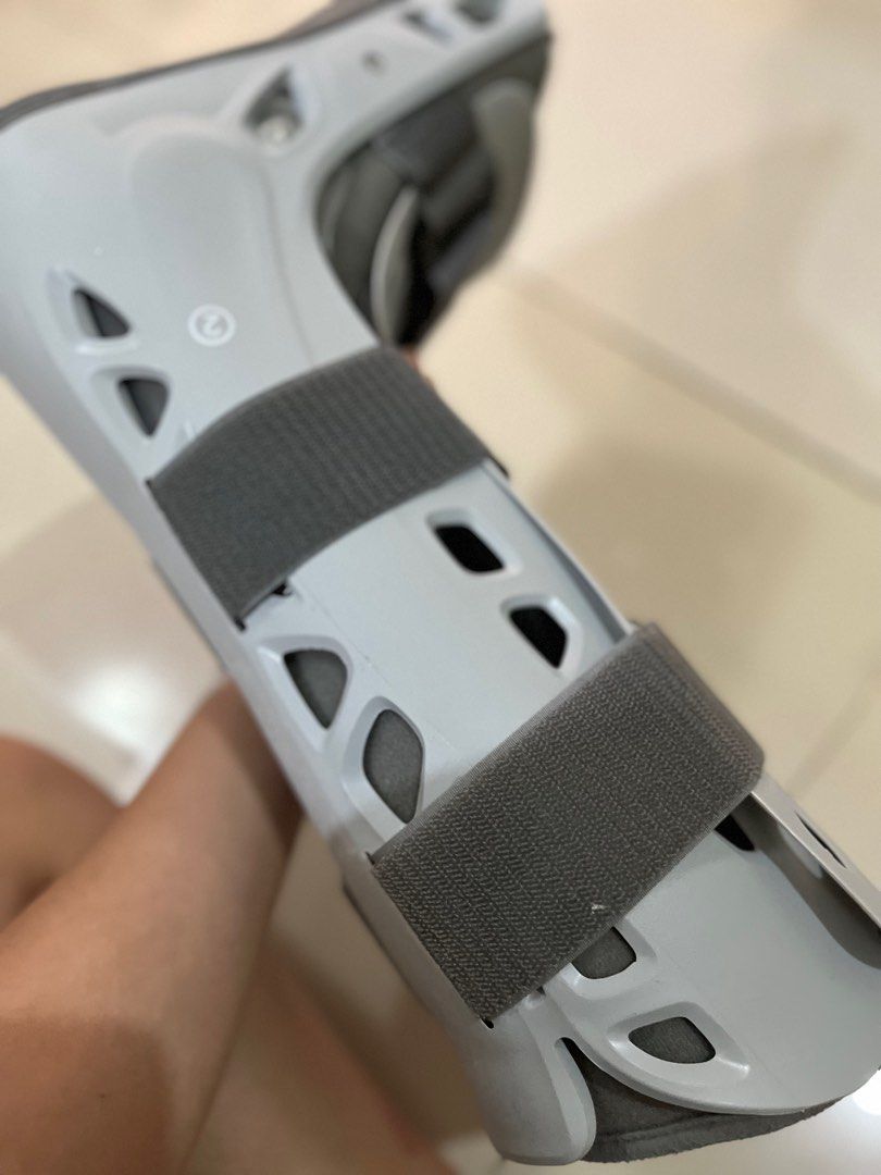 High Aircast Boots- Small, Health & Nutrition, Medical Supplies & Tools ...