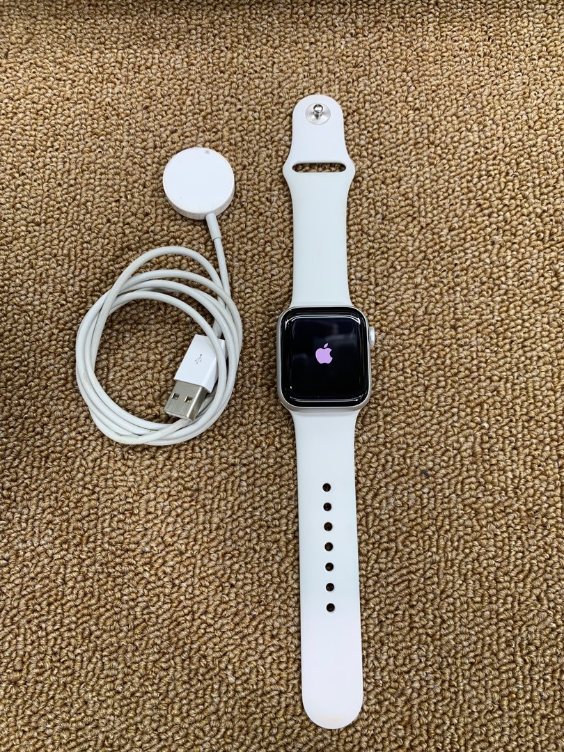 Apple Watch series 6 40mm, Women's Fashion, Watches & Accessories ...