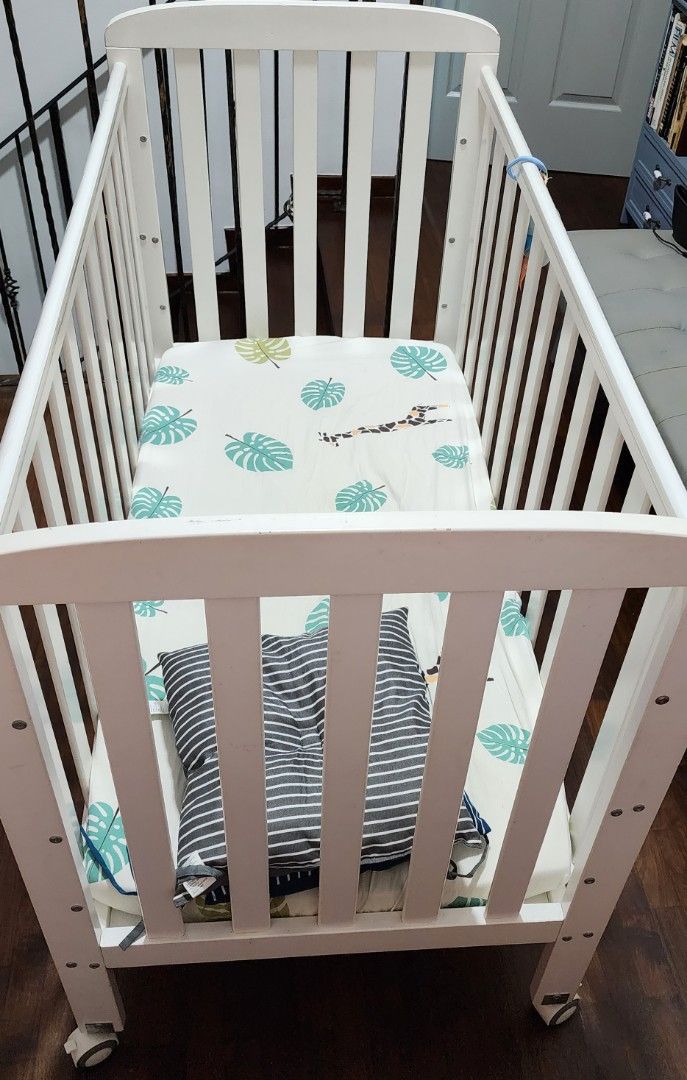 Baby Cot for free, Babies & Kids, Baby Nursery & Kids Furniture, Cots ...