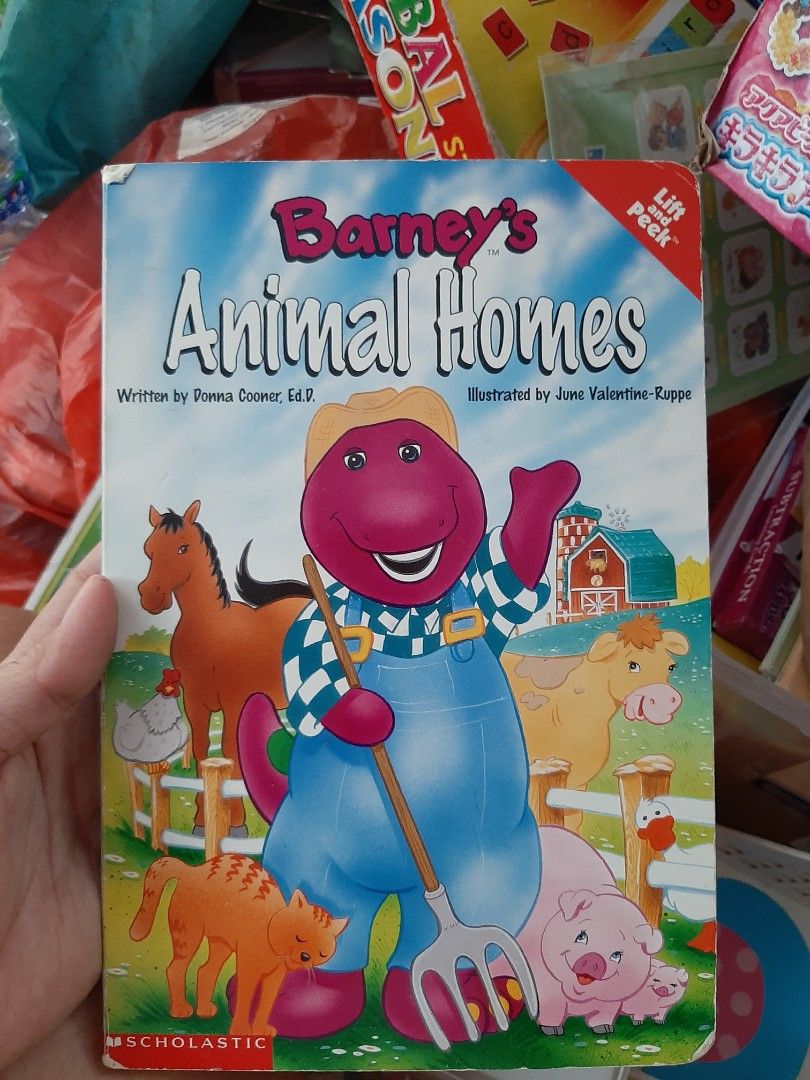 Barney's animal homes, Buku & Alat Tulis, Buku Anak-Anak di Carousell