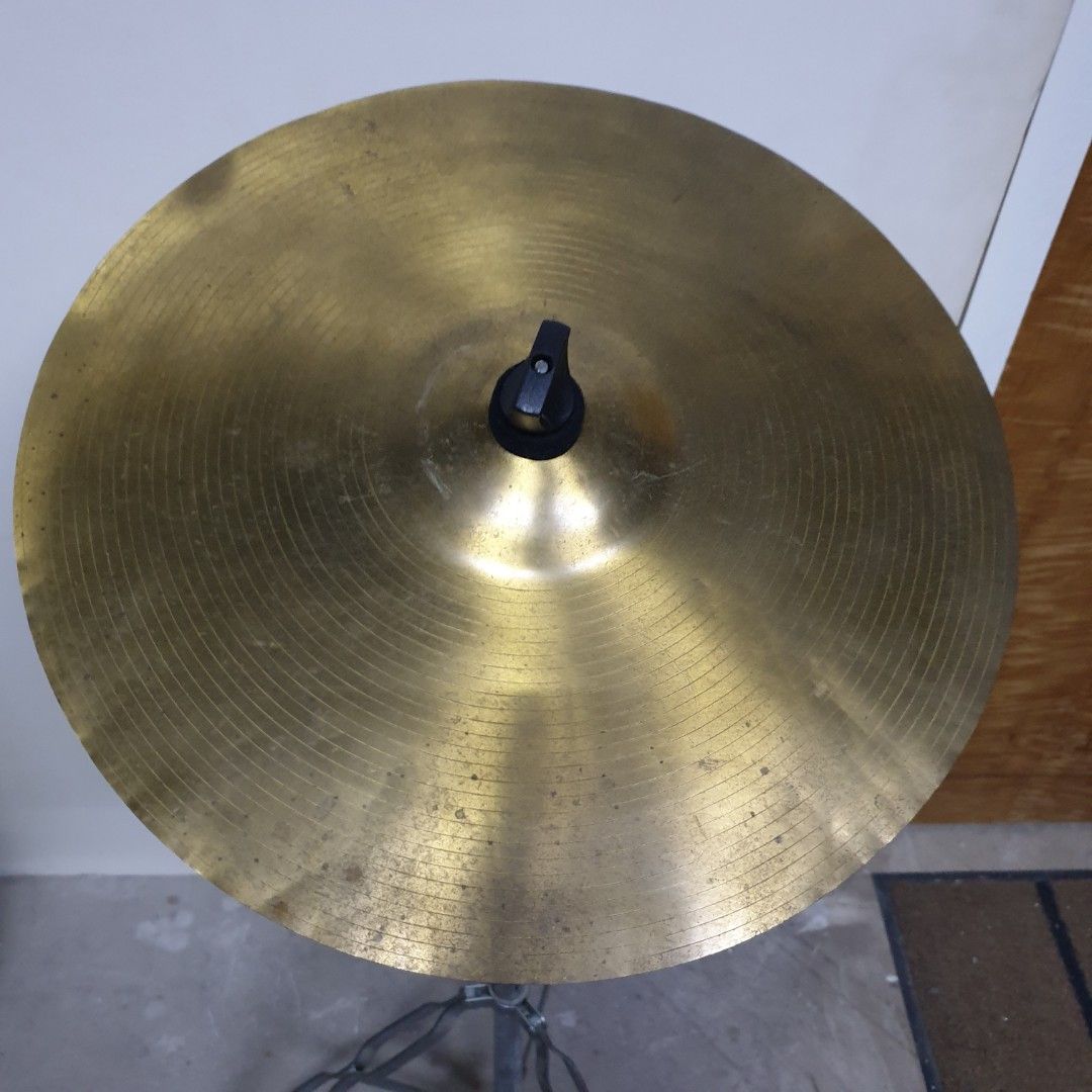Crash cymbal with stand, Hobbies & Toys, Music & Media, Musical ...