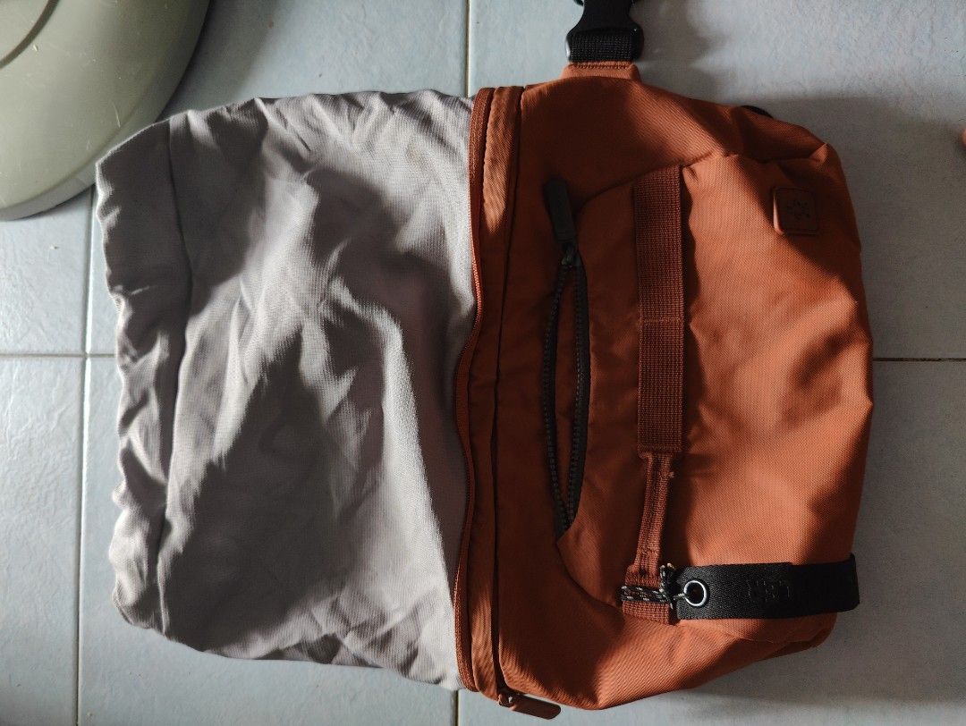Crumpler the drum, Men's Fashion, Bags, Backpacks on Carousell