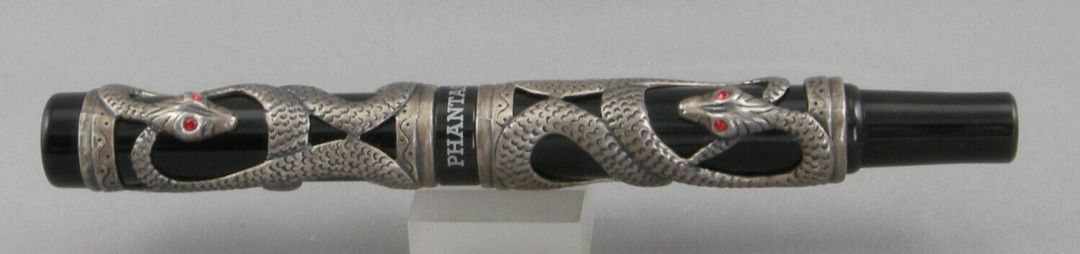 DaniTrio Phantas I Black w/Snake Overlay Fountain Pen(墨水筆), 興趣及遊戲, 手作 ...