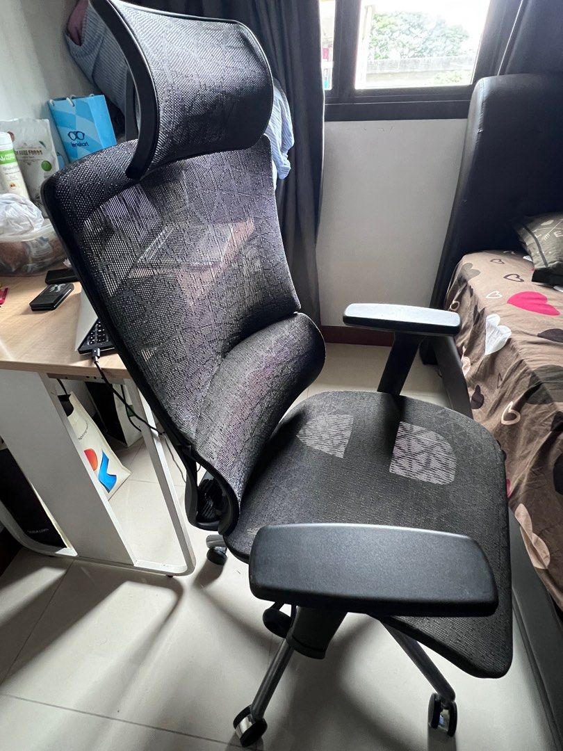 Luxury modern high back office executive Ergonomics mesh chair with headrest, Furniture & Home ...