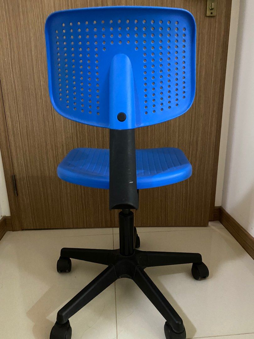 Ikea Alrik Swivel Chair, Furniture & Home Living, Furniture, Chairs on ...