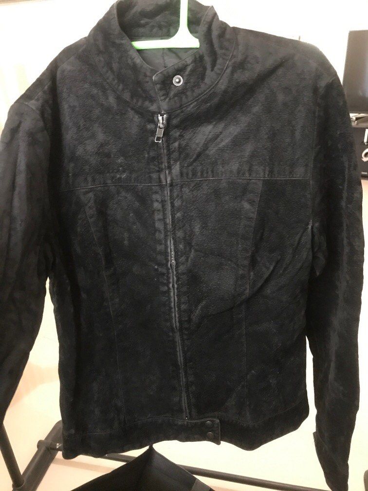 Jaket Bludru hitam, Fesyen Wanita, Pakaian Wanita, Baju Luaran di Carousell