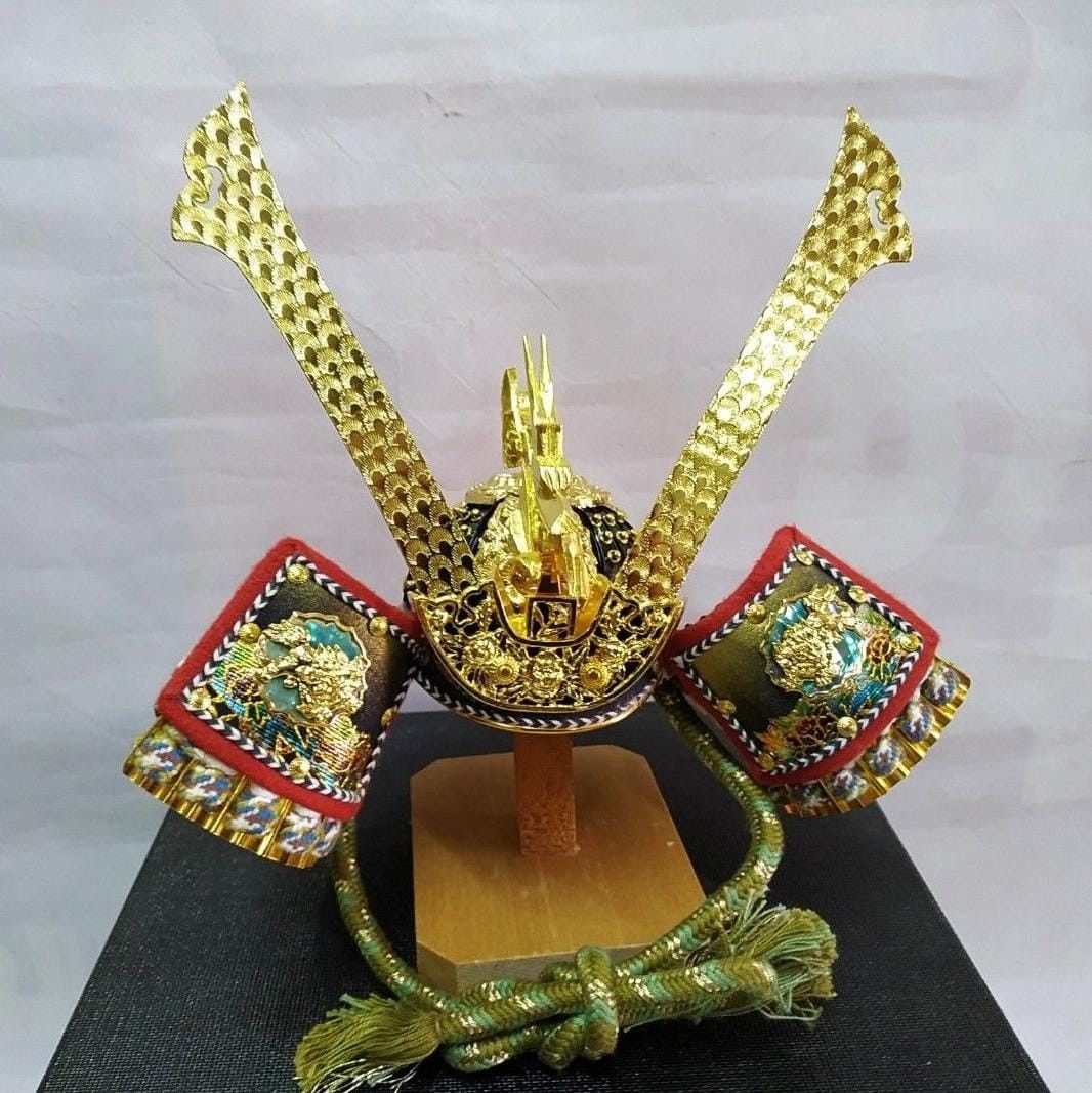 Japan Samurai Helmet Vintage Kabuto Shogun Armor Wood Box Set Japanese ...