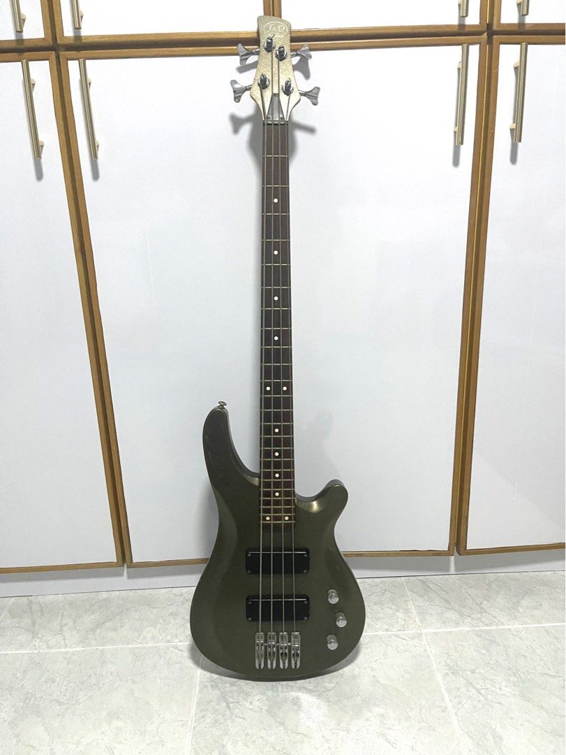 J&D brothers 4 string electric guitar, Hobbies & Toys, Music & Media ...