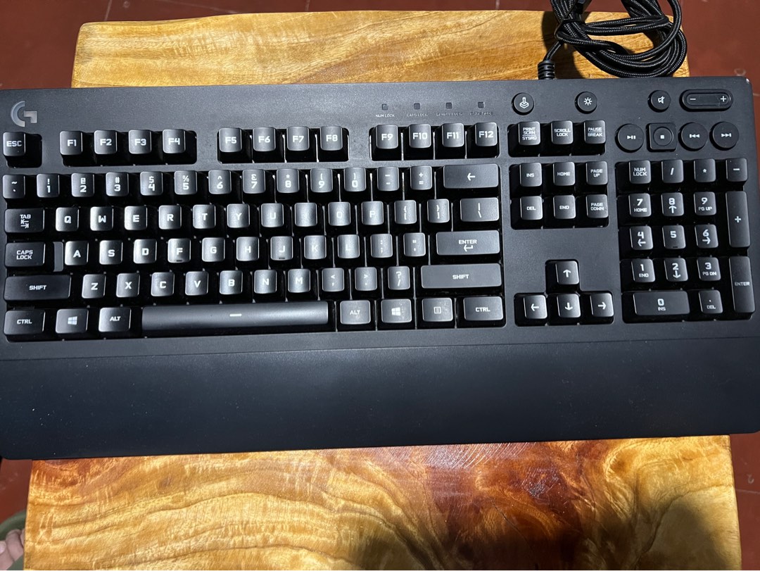 Logitech Keyboard Computers And Tech Parts And Accessories Computer Keyboard On Carousell