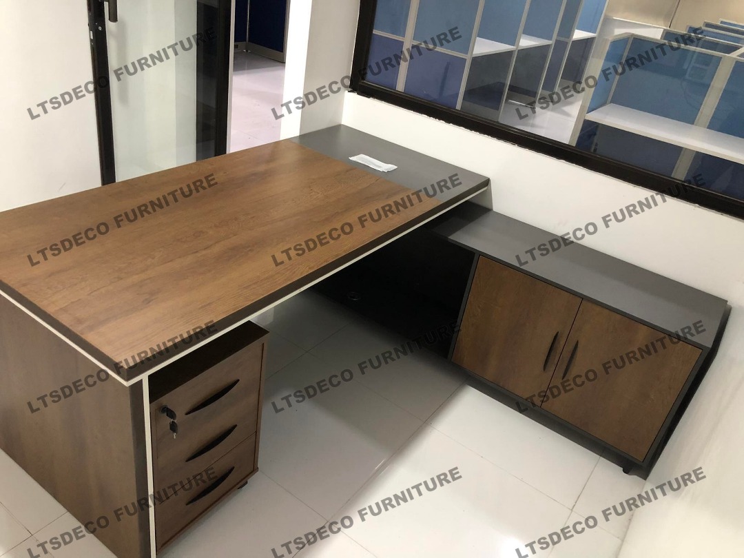 L-shape executive table Office furniture and Partitions on Carousell