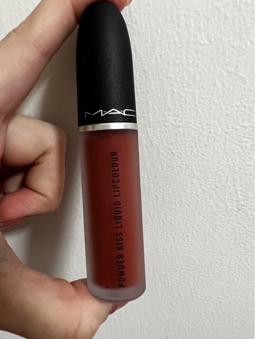MAC Powder Kiss Liquid Lipcolour 998 Sorry Not Sorry, Beauty & Personal ...