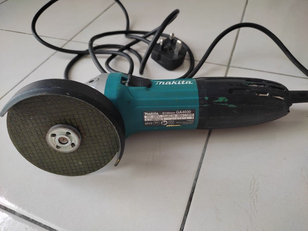 Makita GA4030 Angle Grinder 720w, Auto Accessories on Carousell