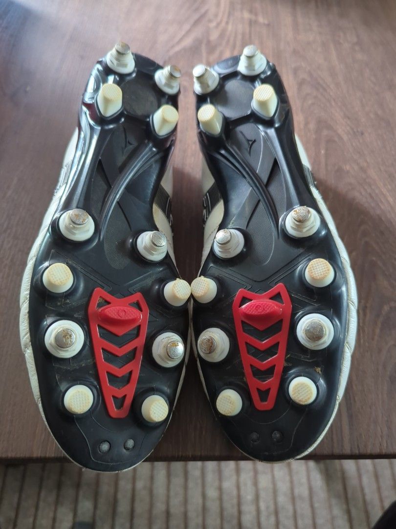 Mizuno Morelia Neo 3 boots, Sports Equipment, Sports & Games, Racket ...