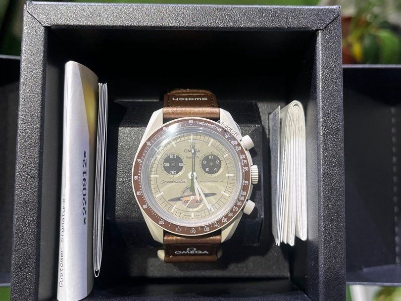 Omega x Swatch Mission to Saturn Watche BIOCERAMIC MOONSWATCH ...