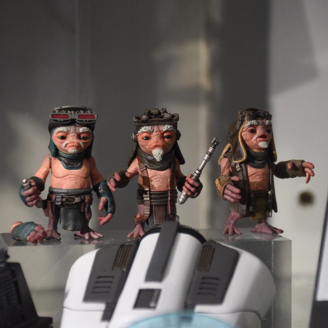 [Part Out] Hot Toys - STAR WARS : The Mandalorian IG-12 Accessories ...