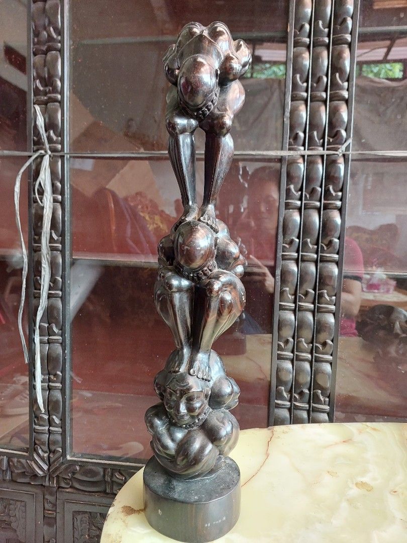 Patung kayu hitam on Carousell