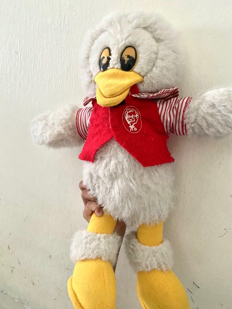 Patung KFC 90an soft toy chicky Plush, Hobbies & Toys, Collectibles ...