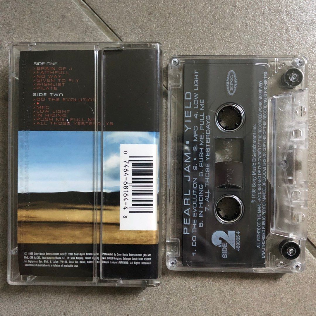 Pearl Jam Yield Kaset cassette tape, Hobbies & Toys, Music & Media, CDs & DVDs on Carousell