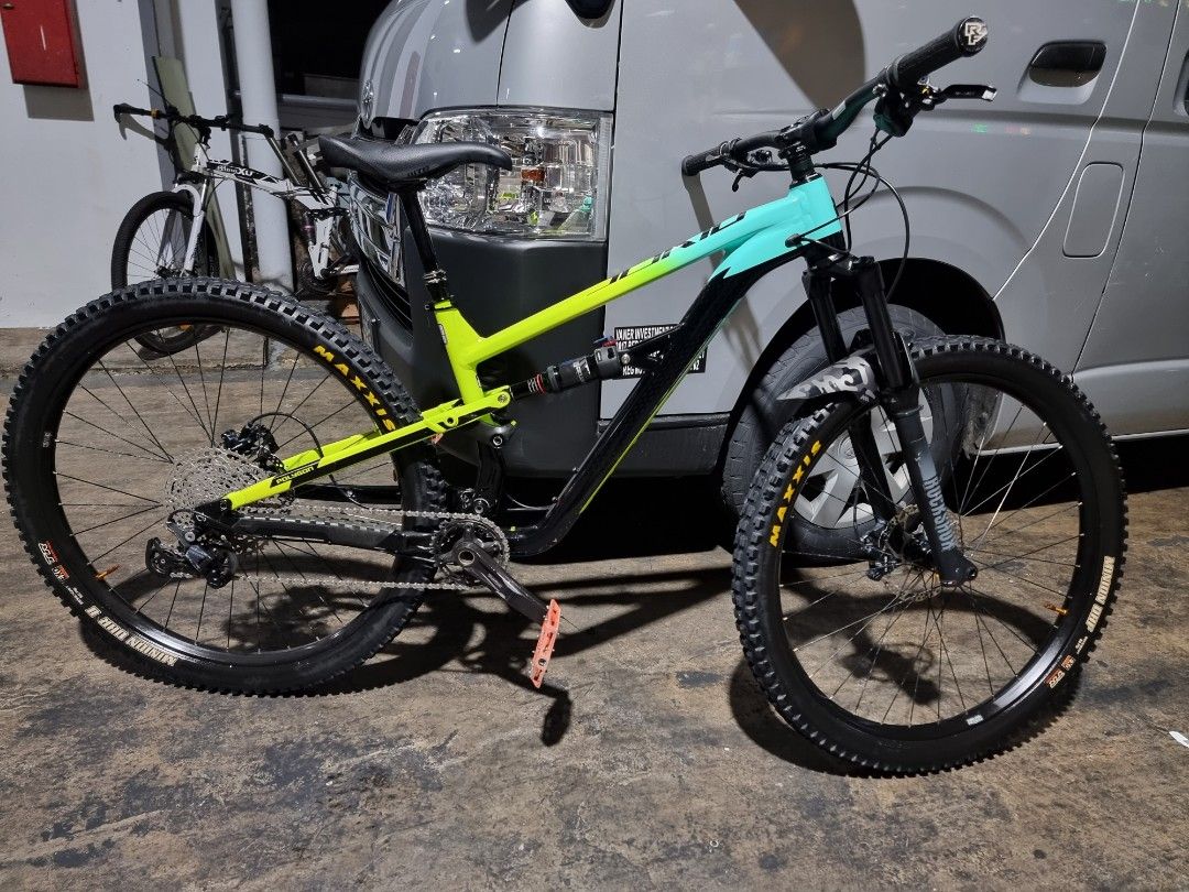 Polygon Siskiu T7 L size 29er ( nego ), Sports Equipment, Bicycles ...