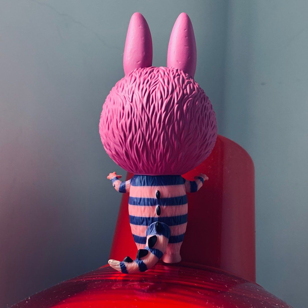 POP MART x HOW2WORK Labubu Zimomo 妙妙貓配色, 書籍、休閒與玩具, 玩具、公仔、桌遊在旋轉拍賣