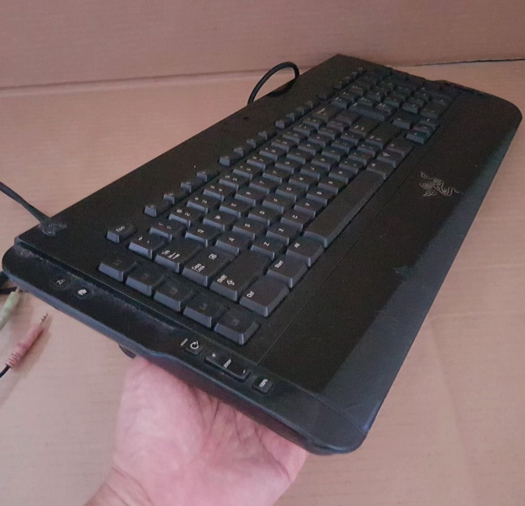 Premium Razer Tarantula Gaming Keyboard, Model RZ03-00070, Sleek, Smart ...