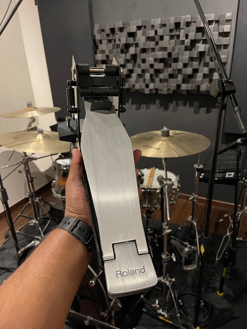 Roland KT-9 Kick Trigger Pedal, Hobbies & Toys, Music & Media, Musical ...