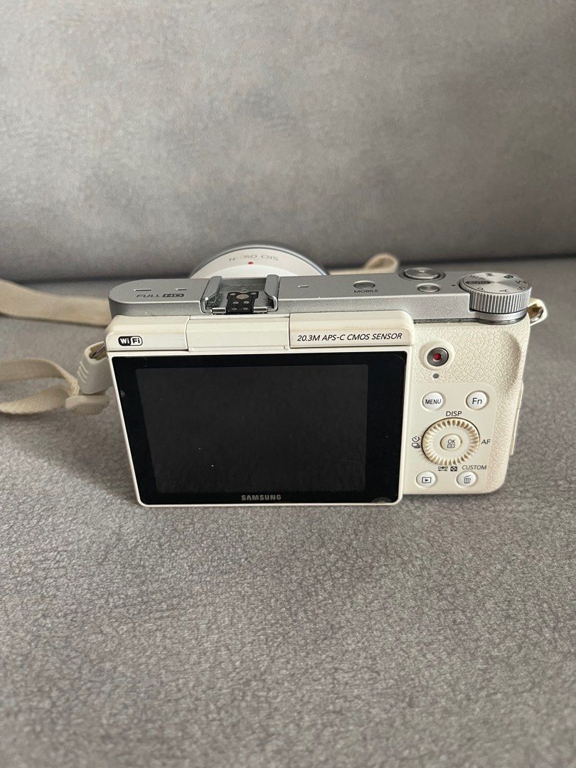 Samsung NX3000, Photography, Cameras on Carousell