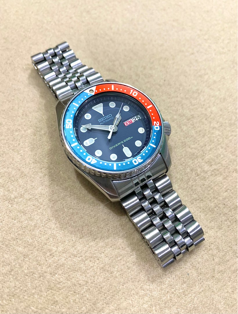Seiko SKX015, Men's Fashion, Watches & Accessories, Watches on Carousell