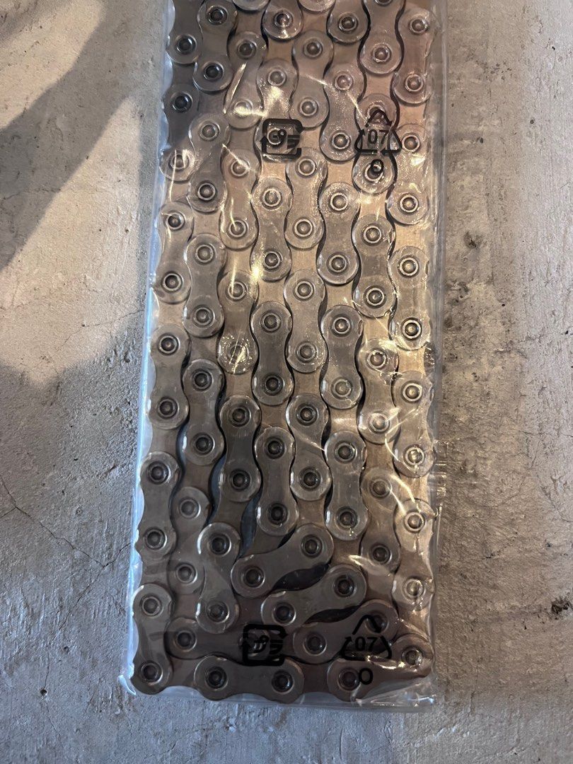 Shimano 11 speed Ultegra XT chain HG701, Sports Equipment, Bicycles ...