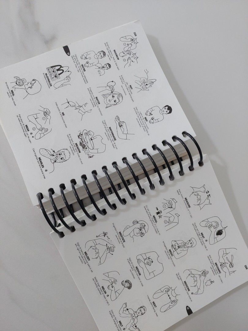 Signing Exact English guide, Hobbies & Toys, Books & Magazines ...