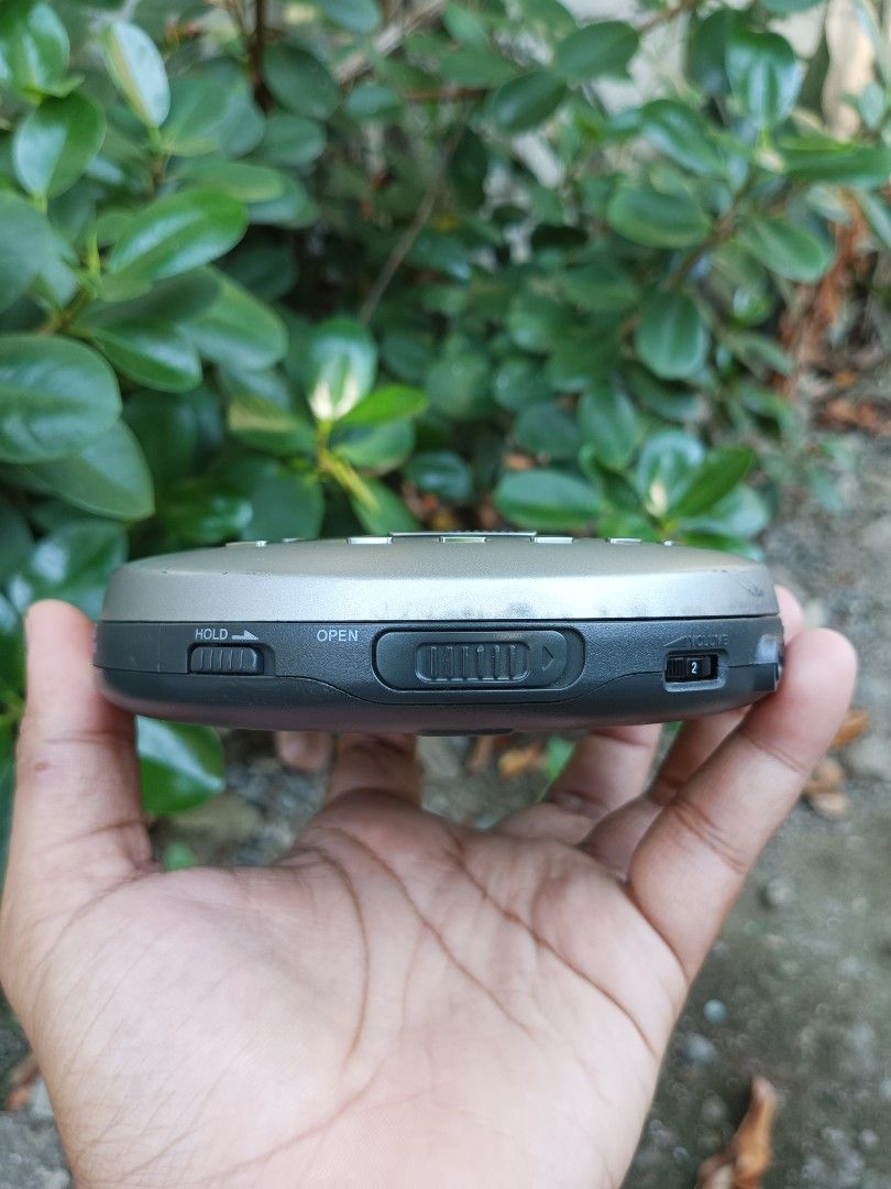 Sony Discman FM/AM Portable Player D-T405 | radio Working only, Audio ...