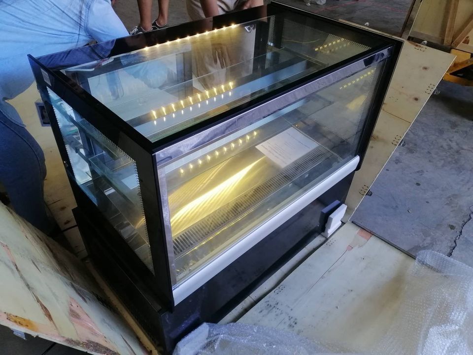 TABLE TOP CAKE DISPLAY CHILLER BOX TYPE (BLACK & WHITE) on Carousell