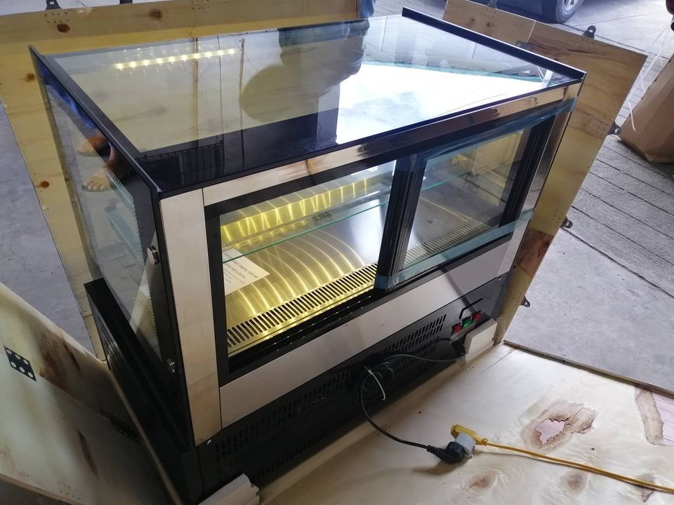 TABLE TOP CAKE DISPLAY CHILLER BOX TYPE (BLACK & WHITE) on Carousell